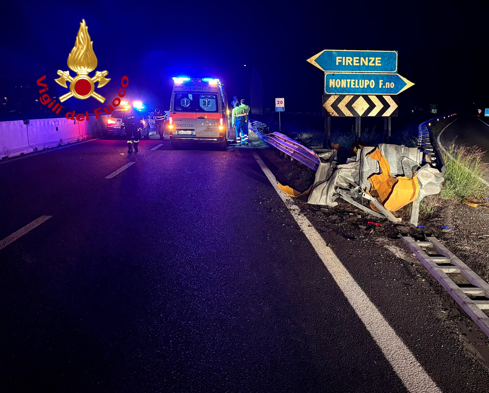 Incidente in Fi-Pi-Li, mezzo pesante urta il guard rail